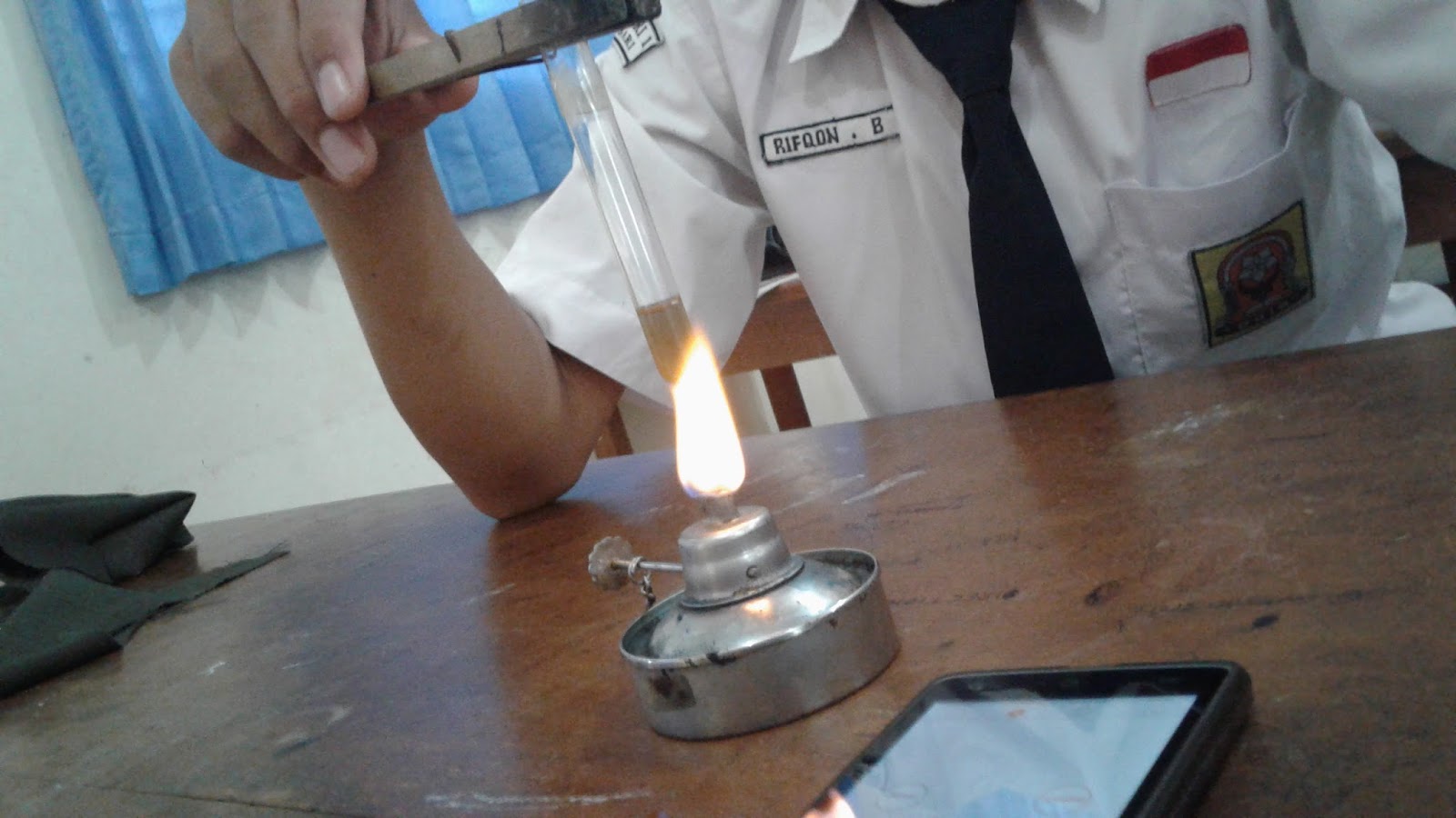 blog pelajar gk: Laporan Praktikum IPA “Uji Urine”