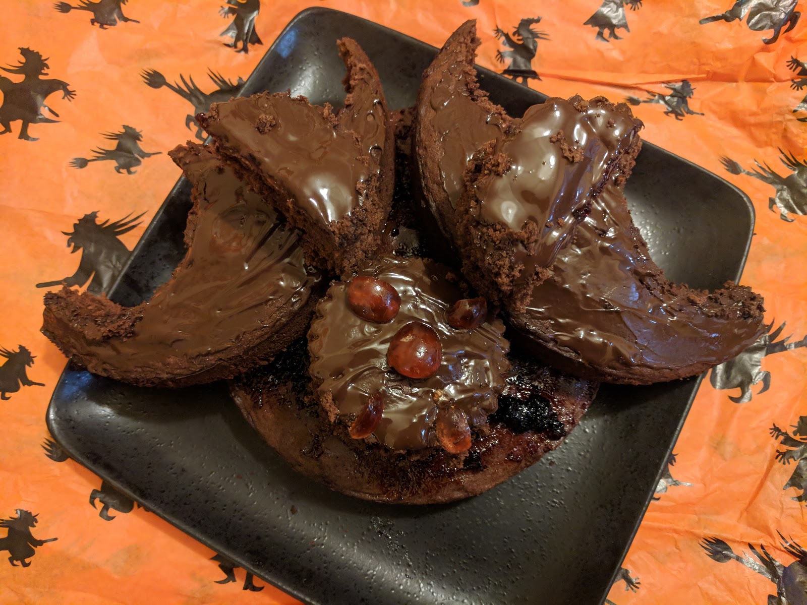 JibberJabberUK: Halloween Vampire Bat Chocolate Cake
