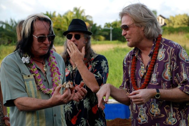 TODD RUNDGREN ARENA BLOG: Photo: live at Daryls house @ Todds house.