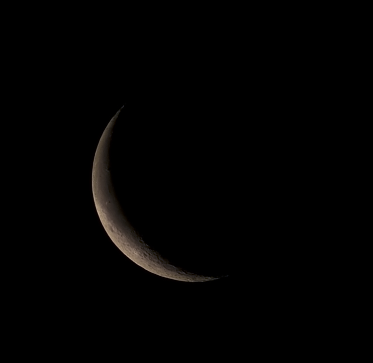 Crescent Moonrise in Conjunction with Dabih (Beta Capricorni) [Stellar ...