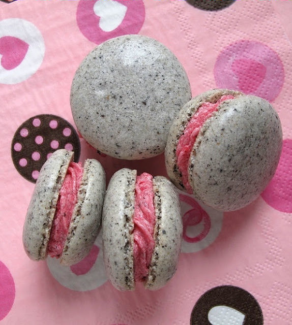 Foodiva's Kitchen: Still Hopeful - Black Sesame Macarons with ...