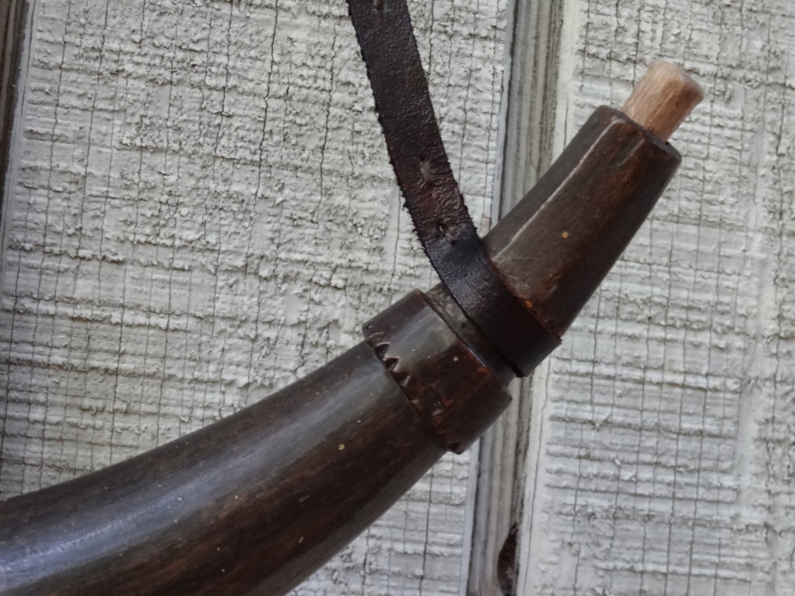 Contemporary Makers: Antique Powder Horn with Jan Riser Bag and Art ...