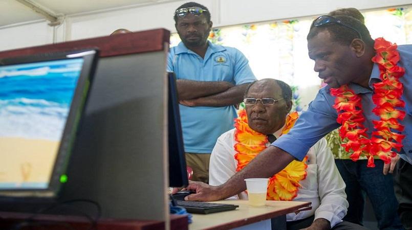 Australian Government funds new computer labs for schools in Vanuatu ...