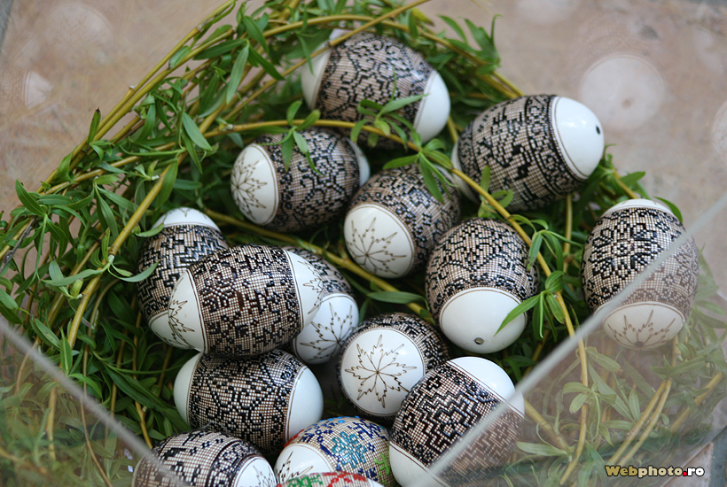 Gastronomia, o arta: Ouă încondeiate de strut