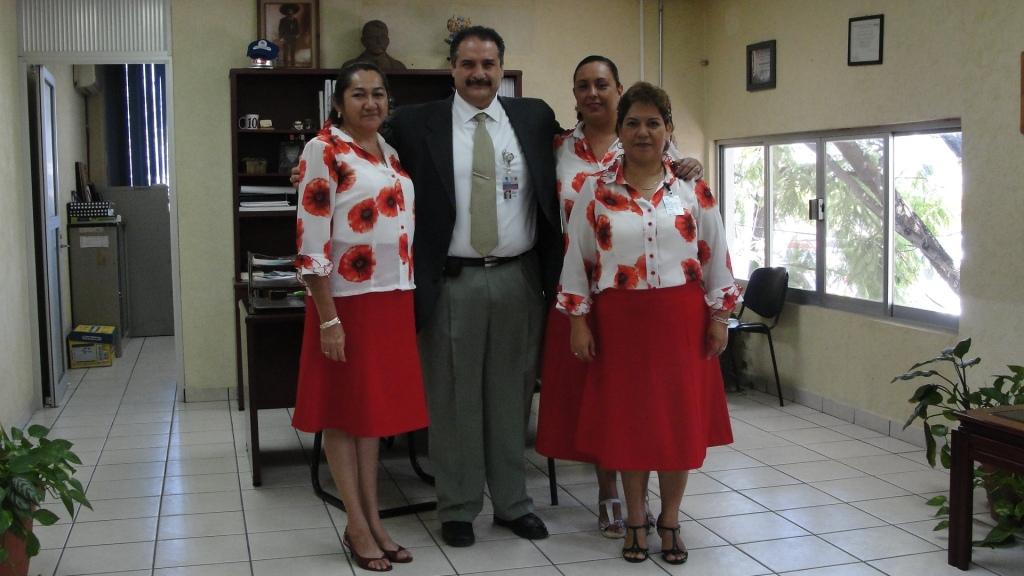 IT DE ZACATEPEC: • CON EL UNIFORME BIEN PUESTO