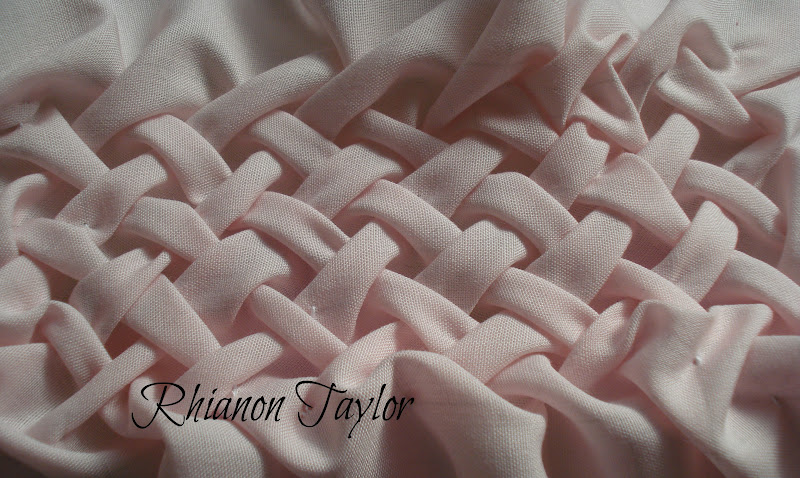 The Nifty Stitcher: Lattice Smocking