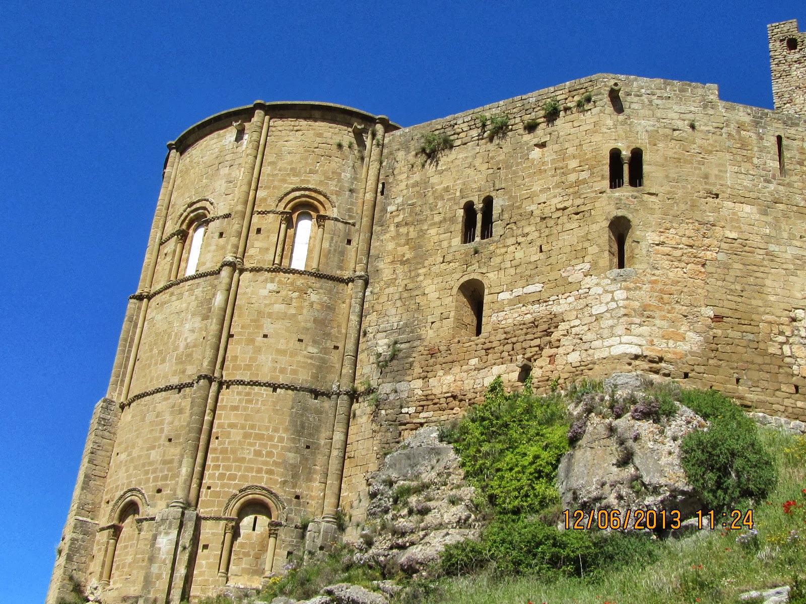 El MUNDO DE CORCÍN: CASTILLO DE OLARRE ( HUESCA )