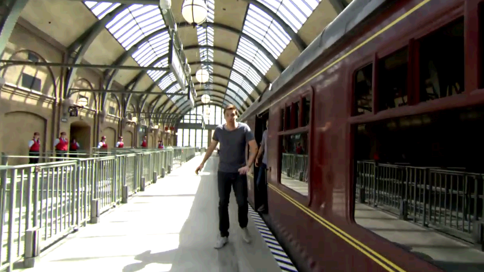 InSanity lurks Inside: A Closer Look at The Hogwarts Express at ...