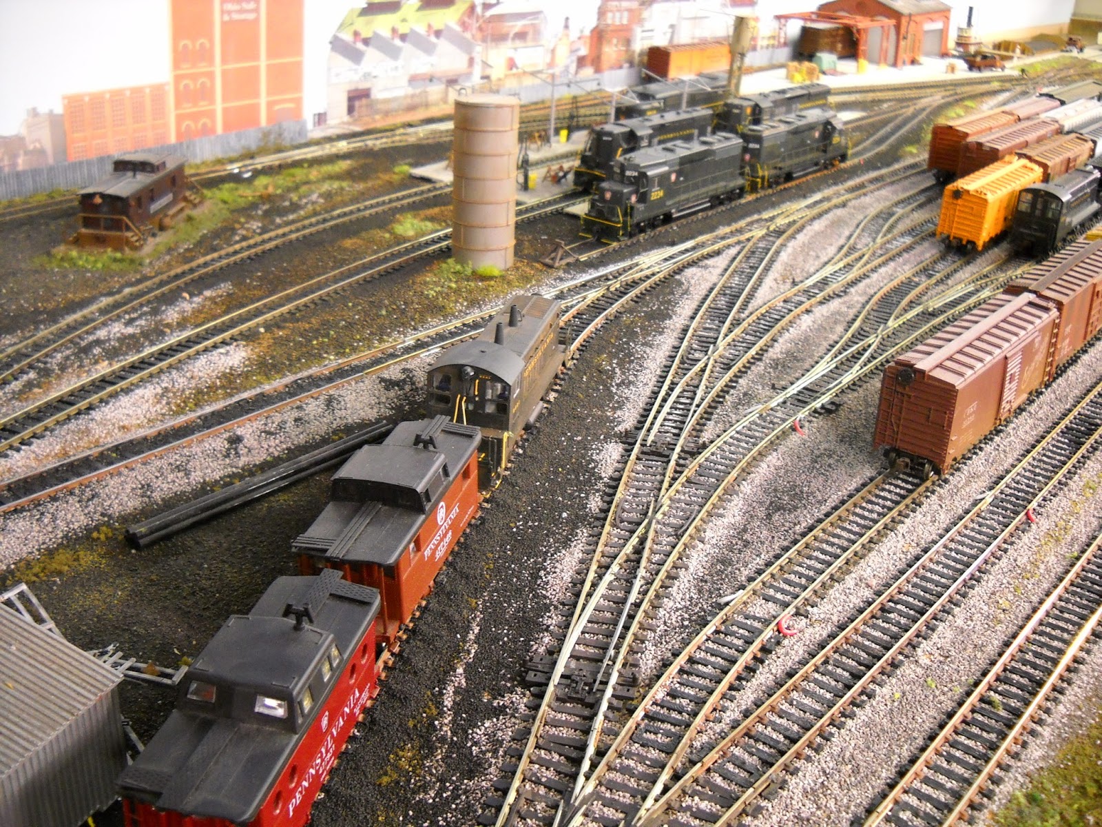 HO scale Cleveland yard - new and improved