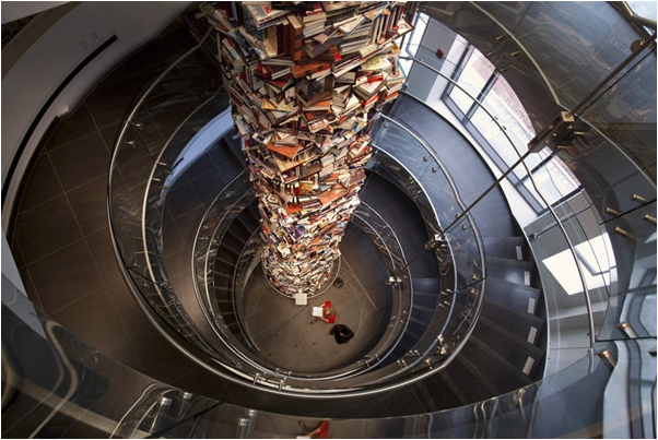 Bloomsbury & Co: Book Pillar