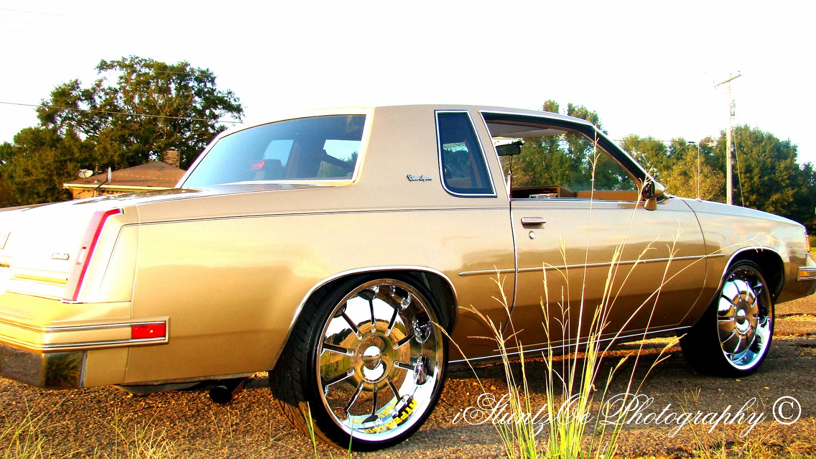 Photos By iStuntzOe: Deion's 87 Cutlass Supreme On 22's Squattin'
