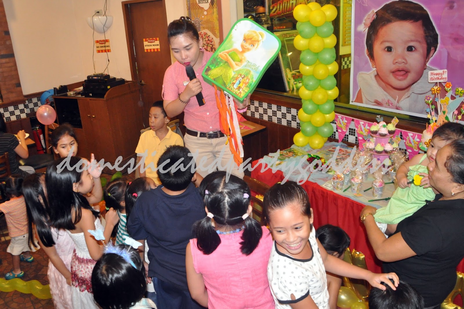 Domesticated Party Goddess: Shakey's Kiddie Party - Not a Typical Fast ...