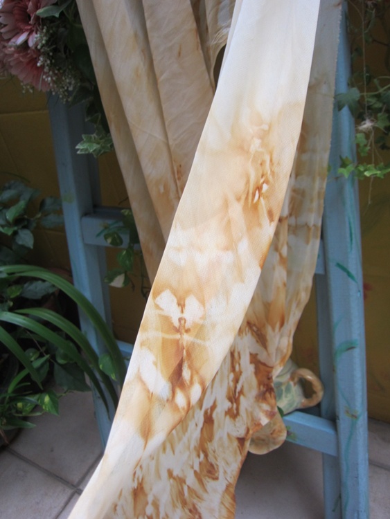 Terrie ~.~ smiling.....: Rust dye chiffon scarf 鏽染絲巾