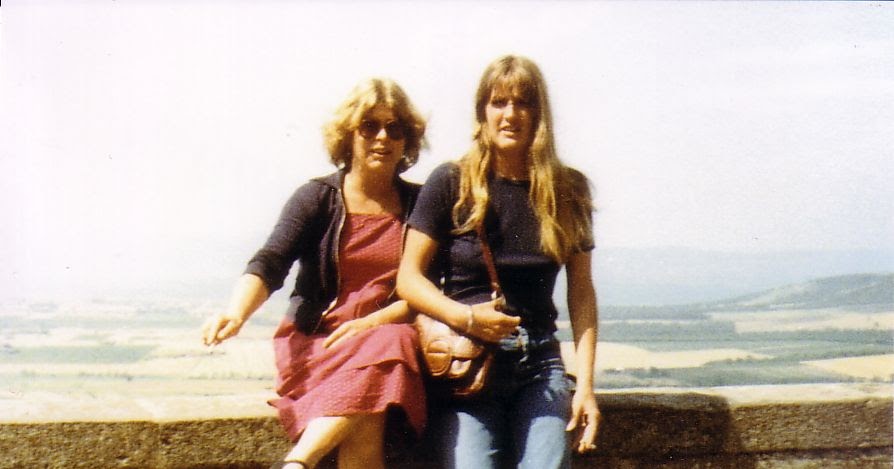 WOMEN TRAVELLING ALONE: Pescara, Bari, Brindisi - Italy