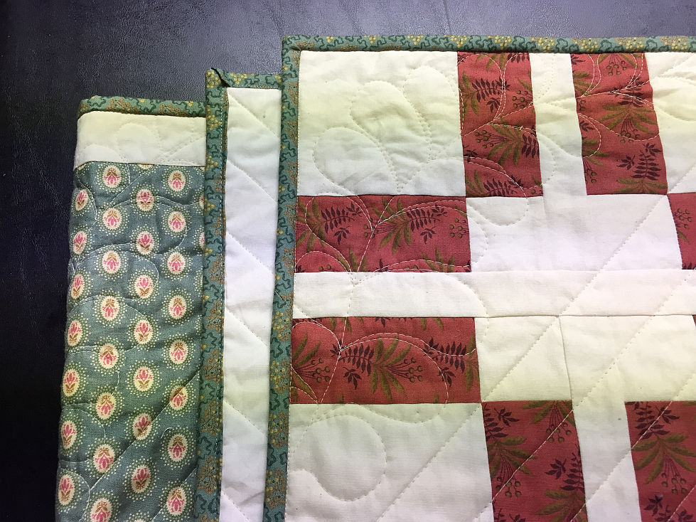 Mrs Sew n' sew: Layer Cake Custard Quilt
