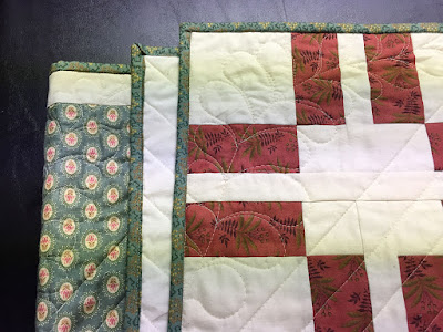 Mrs Sew n' sew: Layer Cake Custard Quilt