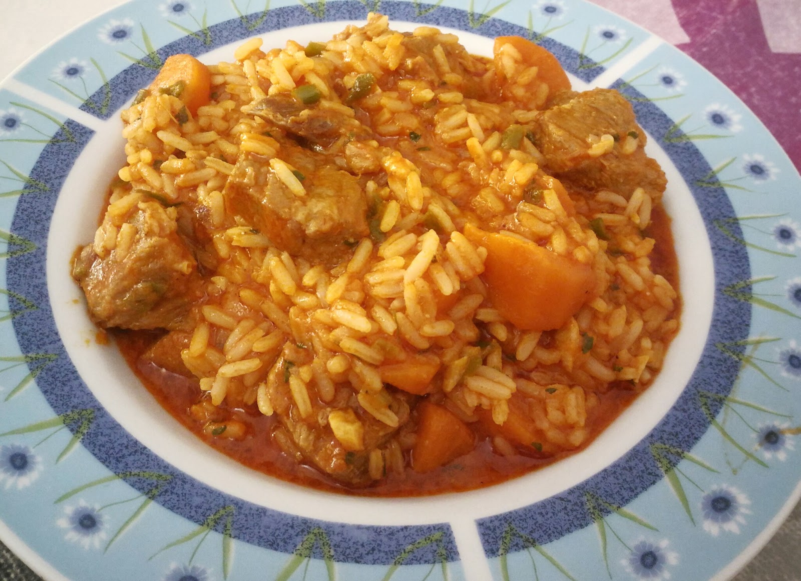 LAS RECETAS DE LA FELICIDAD: ARROZ CON POLLO Y SALSA DE TOMATE