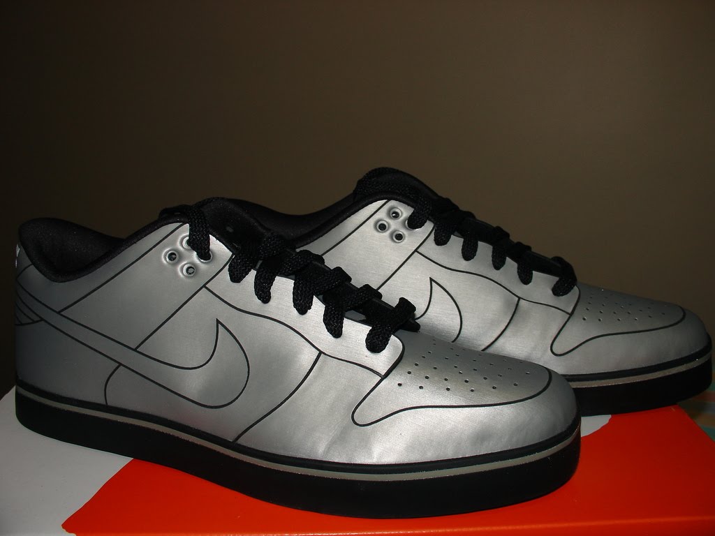 ric on the go: Back to the DeLorean Dunks
