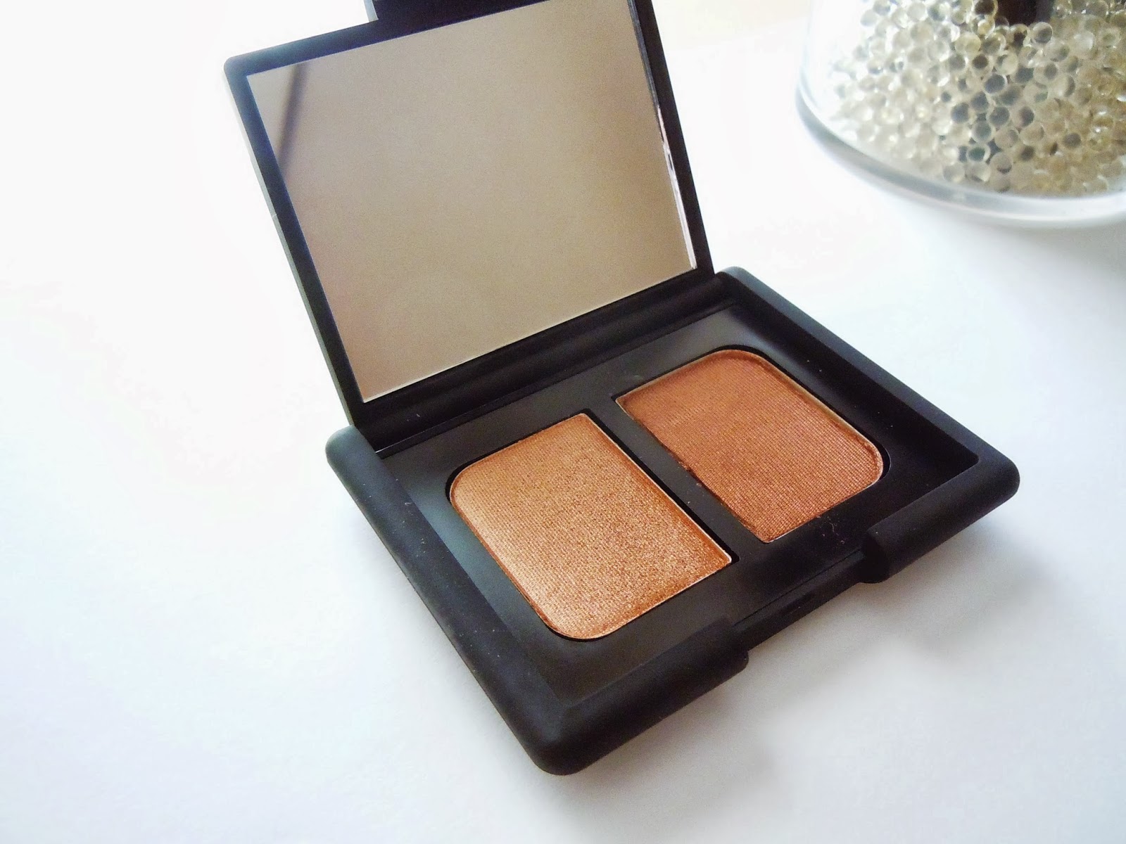 nerweenmakeupbag: Nars Isolde Duo Eyeshadow Review & Swatches