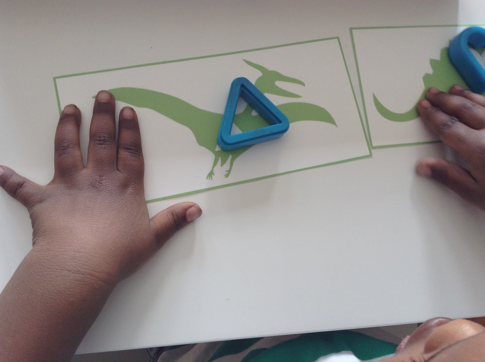 TeacherMomPlus3: Tot-School Dinosaur Shape Matching Day 4