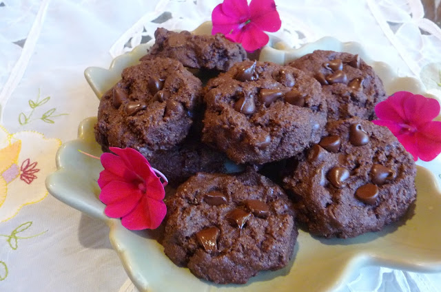 DOUBLE CHOCOLATE COOKIES