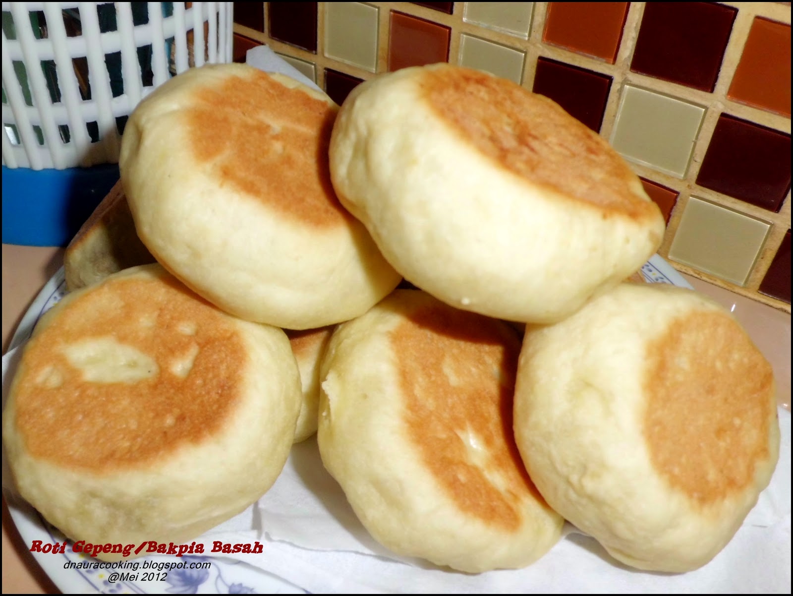 D'naura Natural Cooking: Roti Gepeng/Bakpia Basah