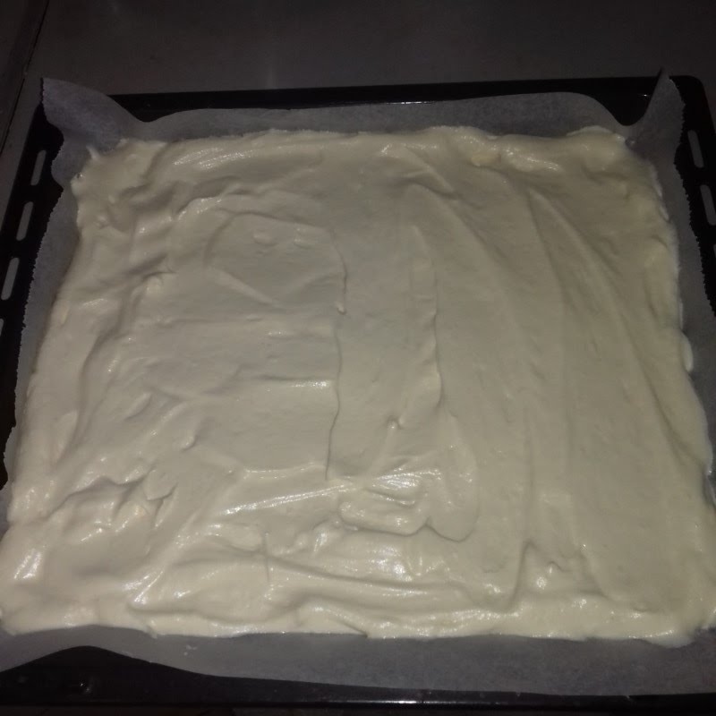 Rulada alba cu crema de unt cu bezea italiana si caramel