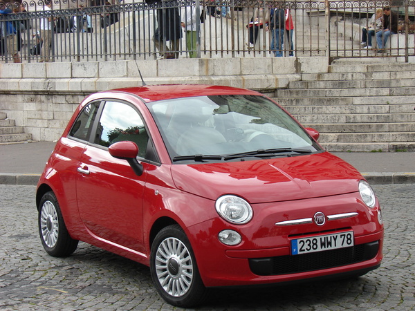 Automobiles : tout savoir sur les marques: Fiat 500