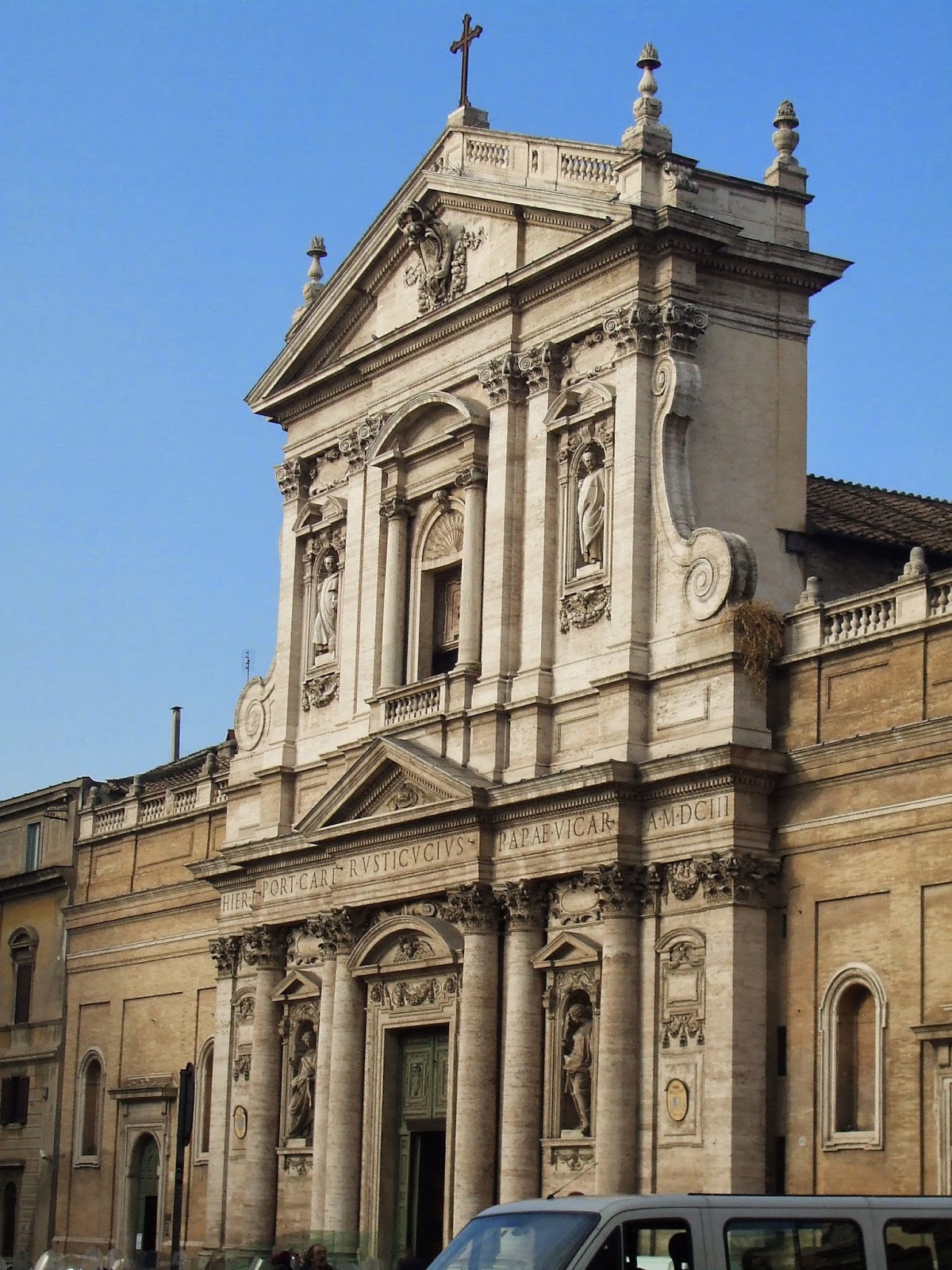 PIAZZAROTONDA: ARQUITECTURA BARROCA ITALIANA