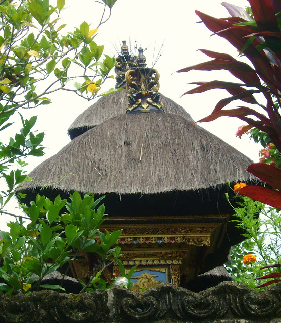 RAINBOW - The Colours of India: Splendid Escape...Bali