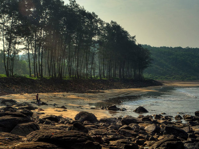 Hedvi Beach, Ratnagiri | Konkankatta.in