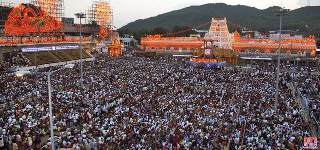 Thirupathi - Must Visit Richest Temple in the World!!