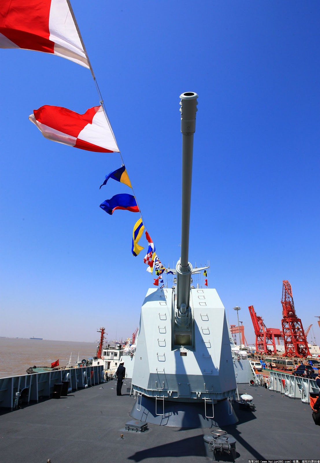 China Defense Blog: Correcting the internet -- The 130mm Naval Gun installed on Type 052D ...