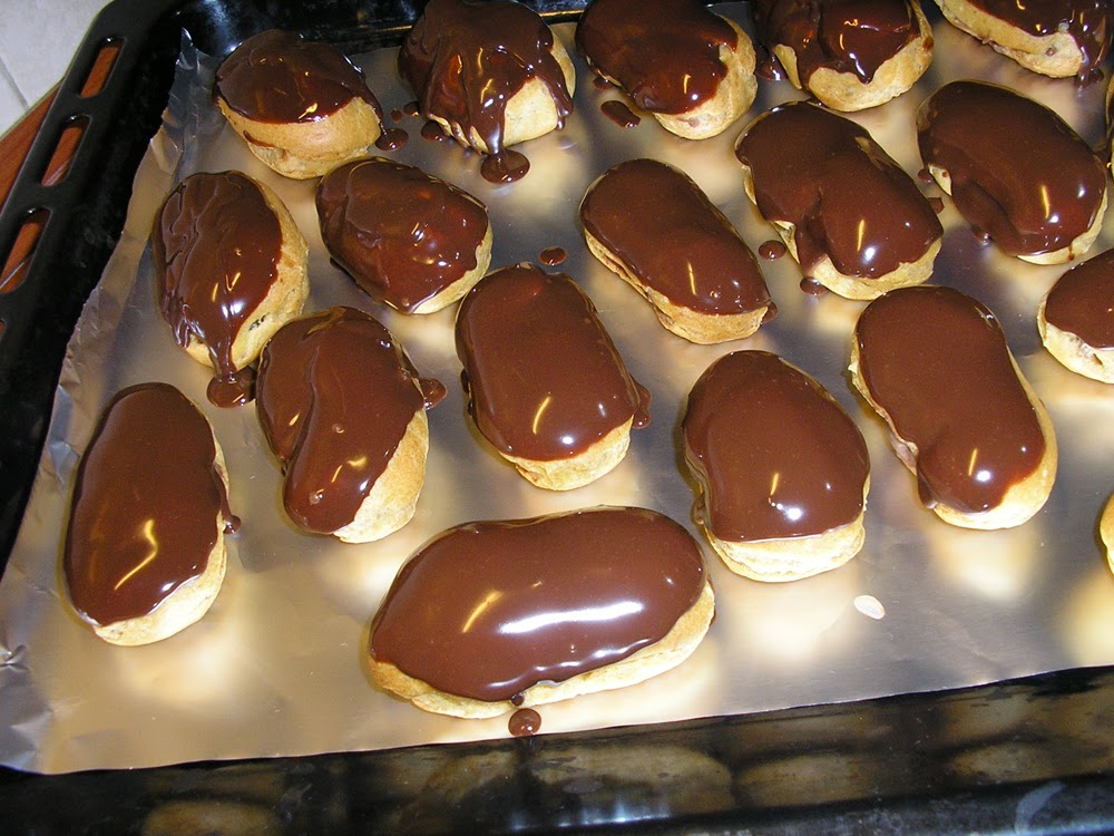 Με το δάχτυλο στο βάζο: Εκλεράκια