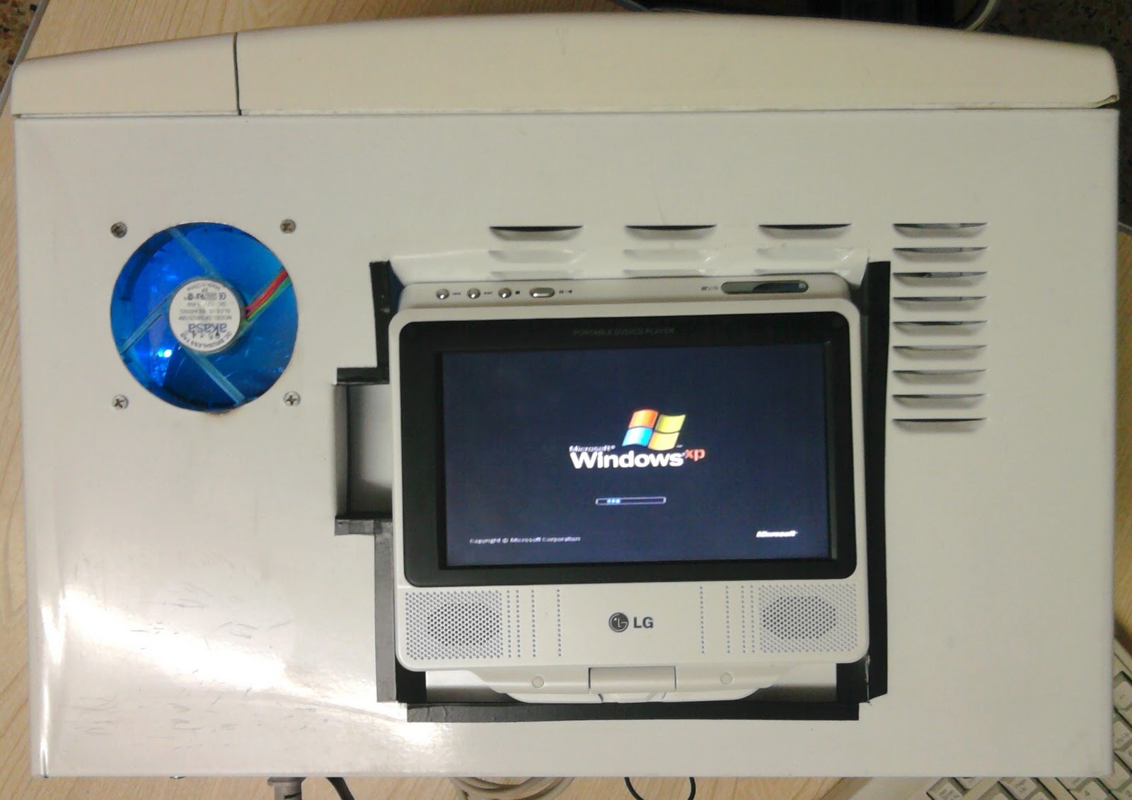 Tudo Sobre Tudo: [Actualização] Microwave PC (o microondas-computador!)