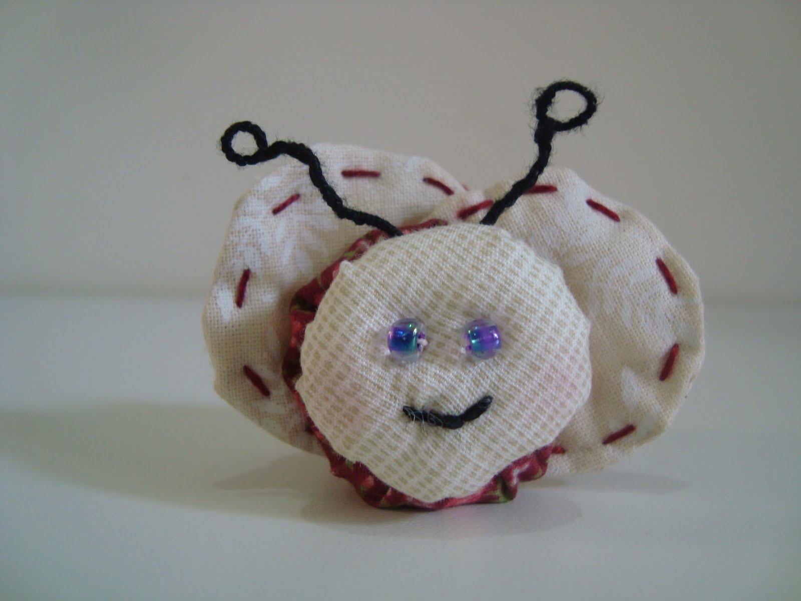 ♥ಌஜღ♥ Bocomoco ♥ಌஜღ♥: Abelhinha de Fuxico