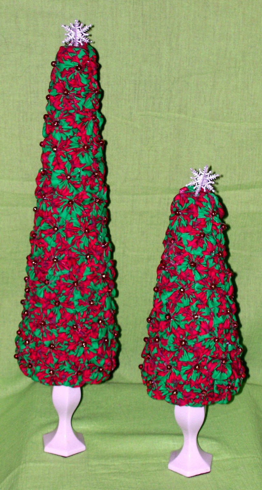 Bouffant Blonde Art: Pinwheel Christmas Trees