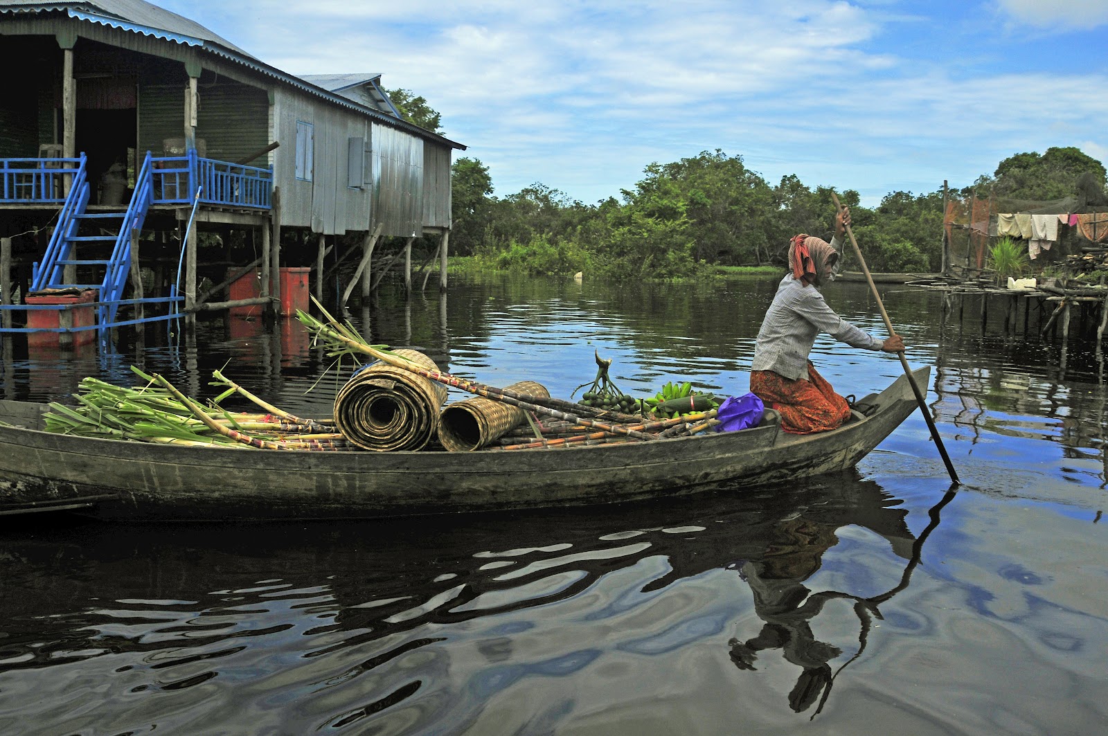 VIAGENS, IMAGENS E PENSAMENTOS ( Helena Afonso): A ALDEIA FLUTUANTE