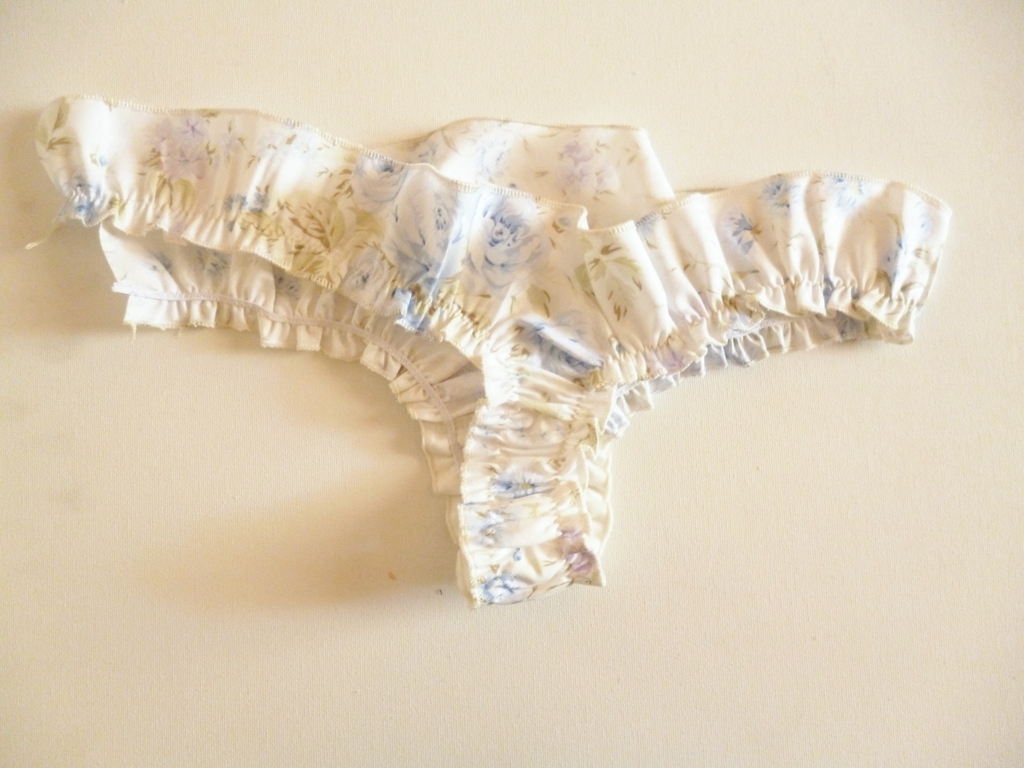 Ohhh Lulu...: How to - The Ruffle Thong