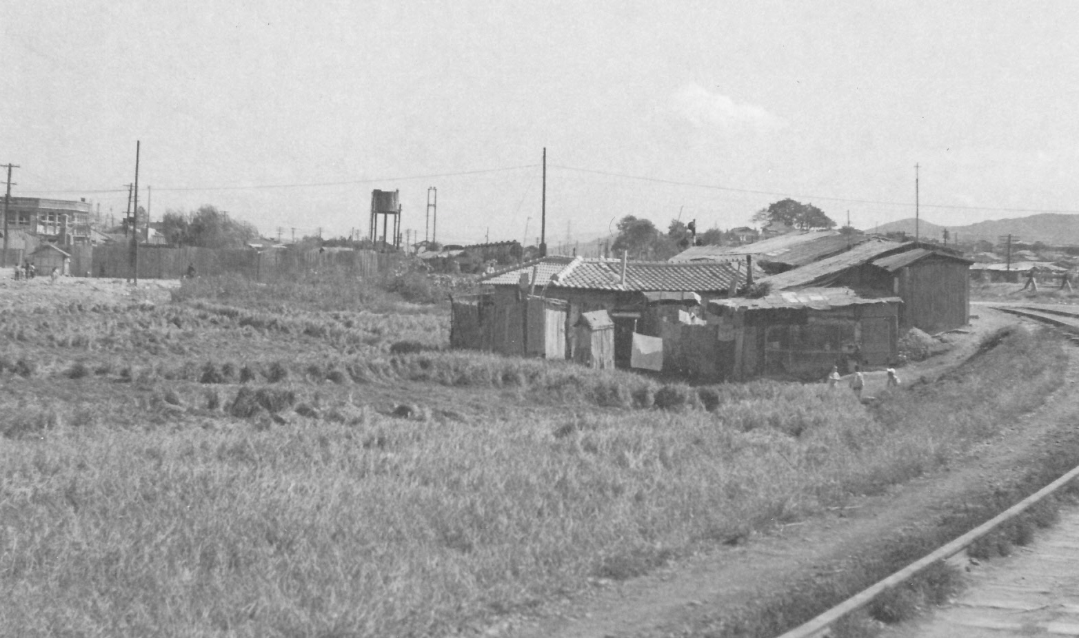 Seasons in the Kingdom: Ascom City 1964, and Pictures of Seoul