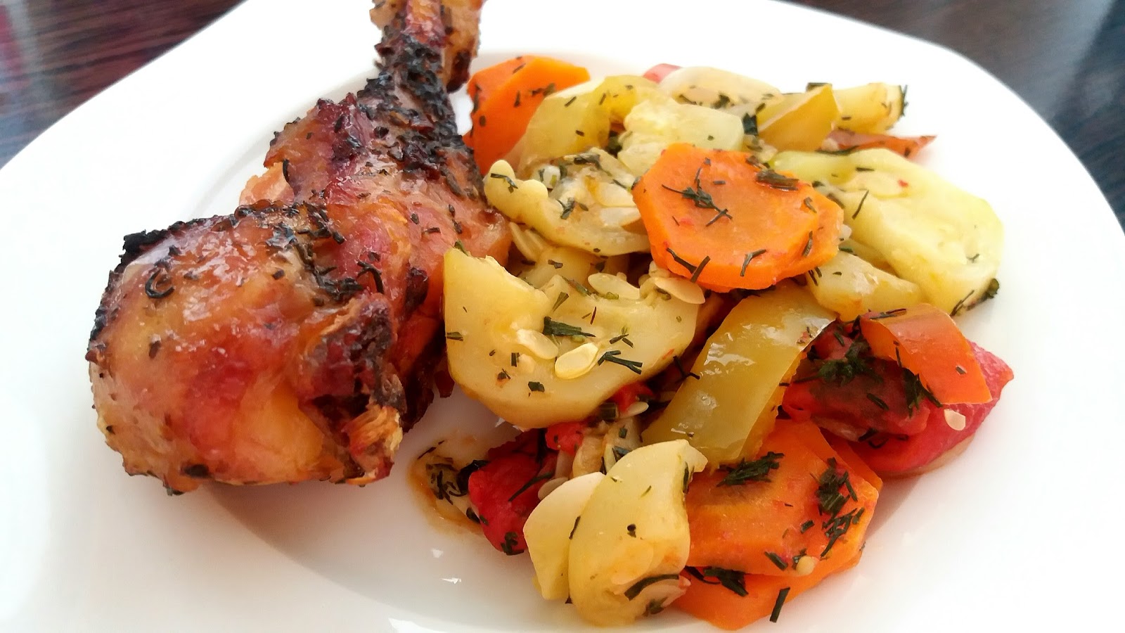 RETETE SIMPLE PENTRU AI NOSTRI: CIOCANELE CU LEGUME LA TIGAIE