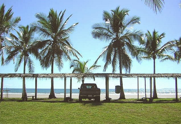 TURISMO DE PLAYA EN CHIRIQUI: La playa de Las Lajas, turismo y diversión