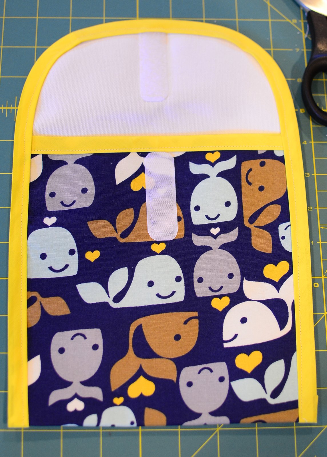 Jane of all Trades: Super-sized snack sack tutorial