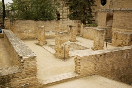 HISTORY: LA ALHAMBRA DE GRANADA