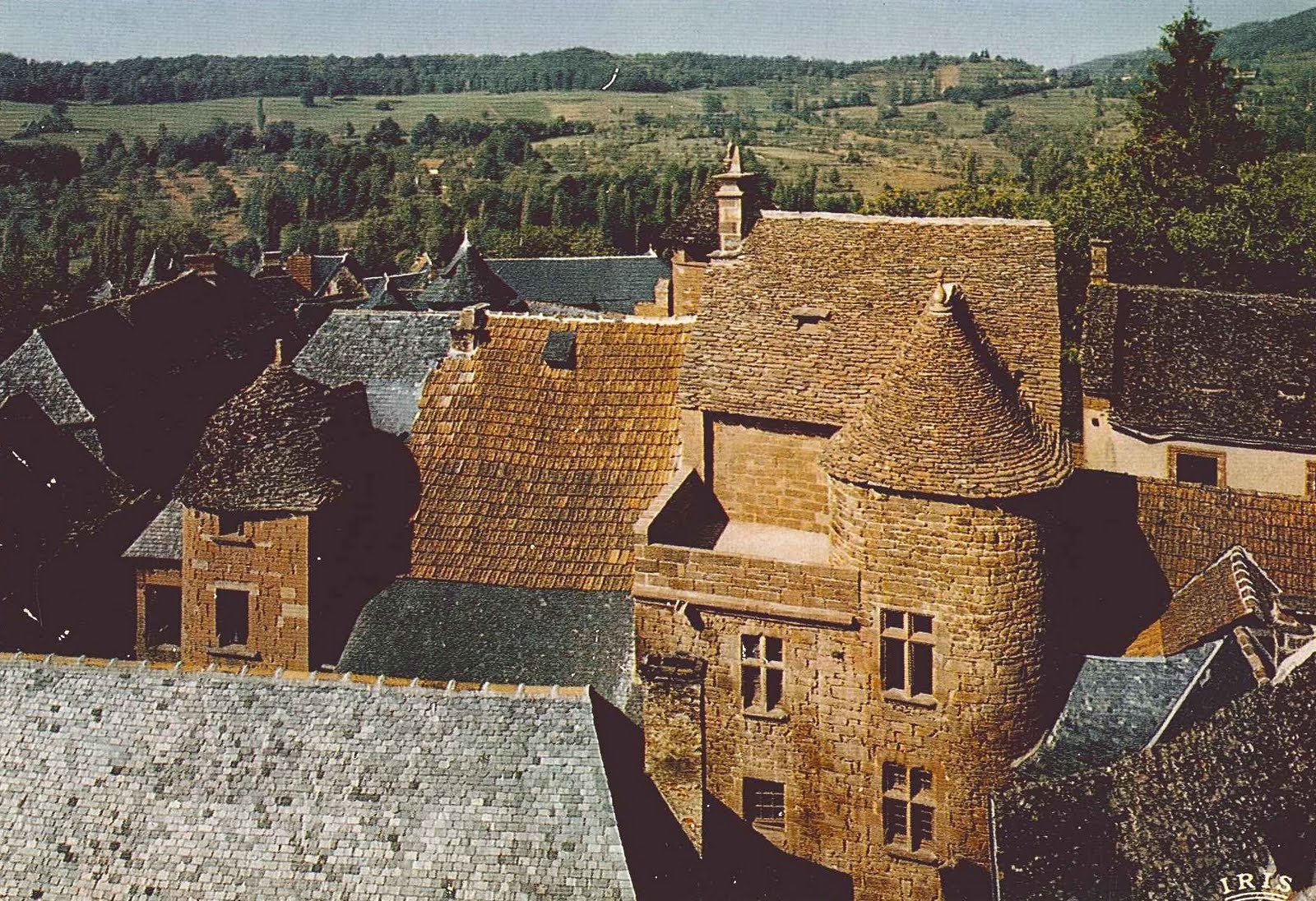 Maison Saint Jacques à Collonges-la-Rouge: Visite de la maison (extérieur)