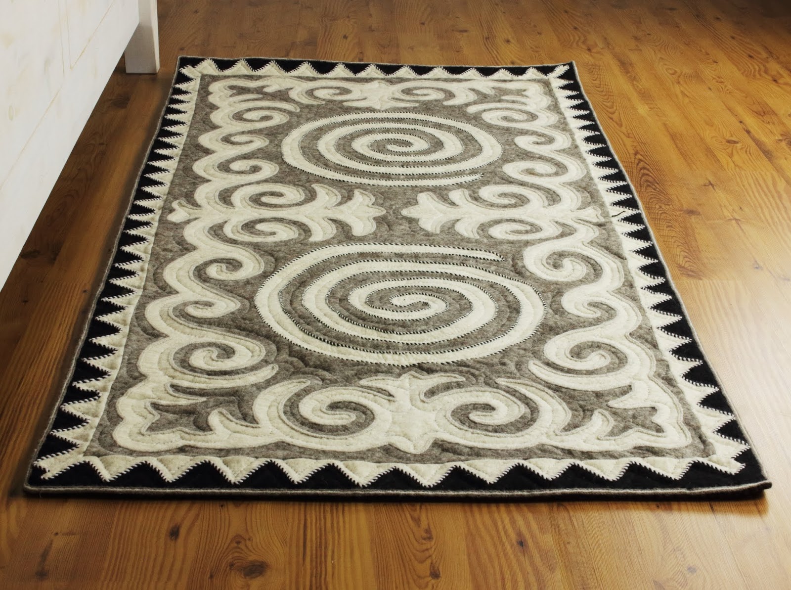 Christine erzählt: Shyrdaks - Matten in uralter Tradition in Kirgistan ...