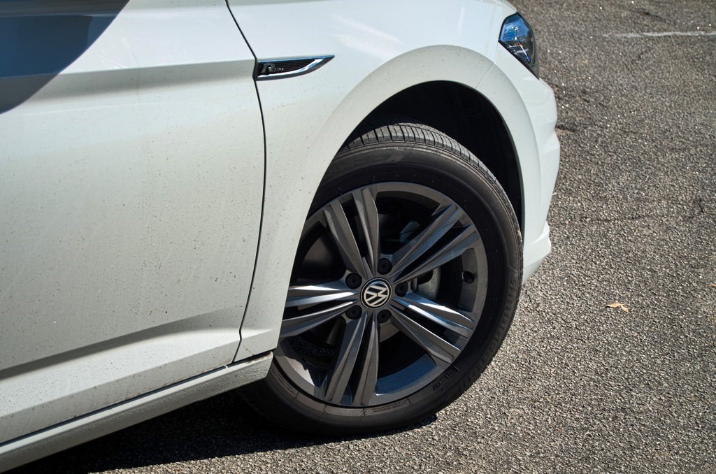 Volta Rápida: 2019 Volkswagen Jetta R-Line 1.4 AT6; a vida começa aos ...