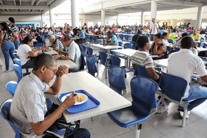 Abren comedor UASD comida a RD$5.00