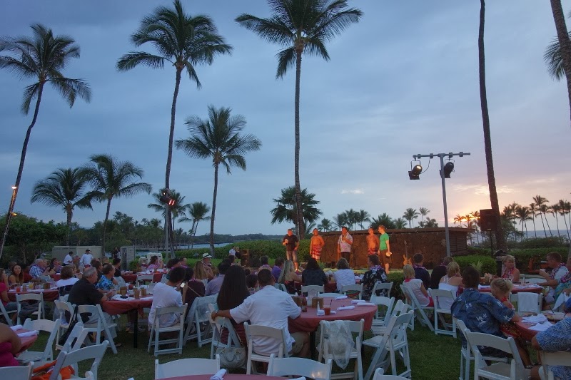 Fumbling for my camera: Sunset Luau at the Waikoloa Beach Marriott ...