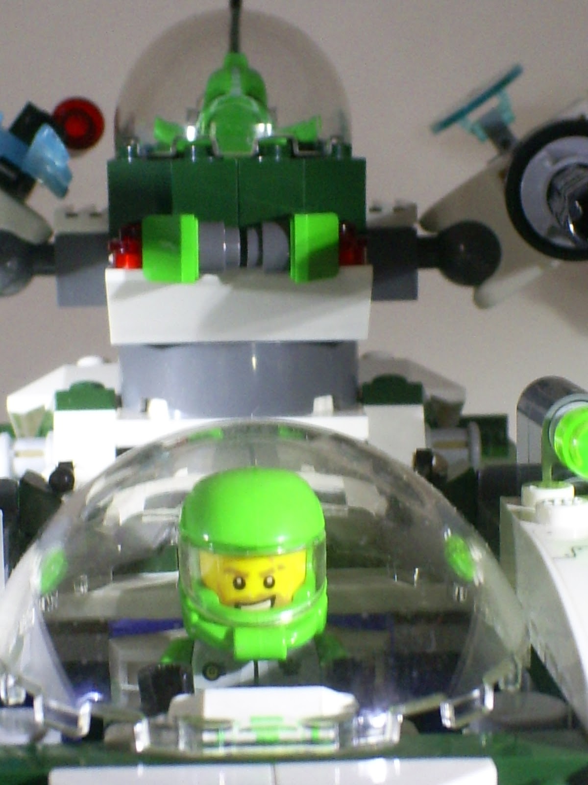That Figures: REVIEW: Lego Galaxy Squad Vermin Vaporizer